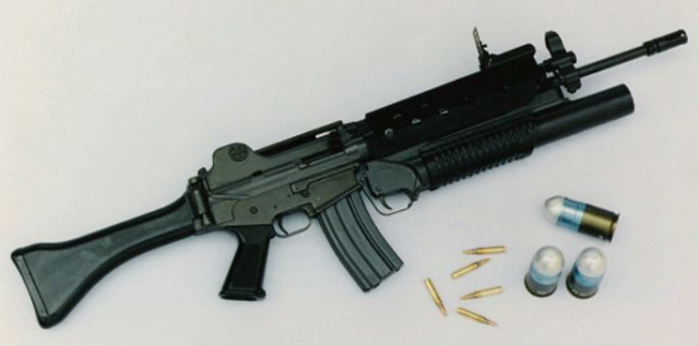 `K4, 간접 사격으로 적 제압하는 최강의 보병화기` - 부산일보